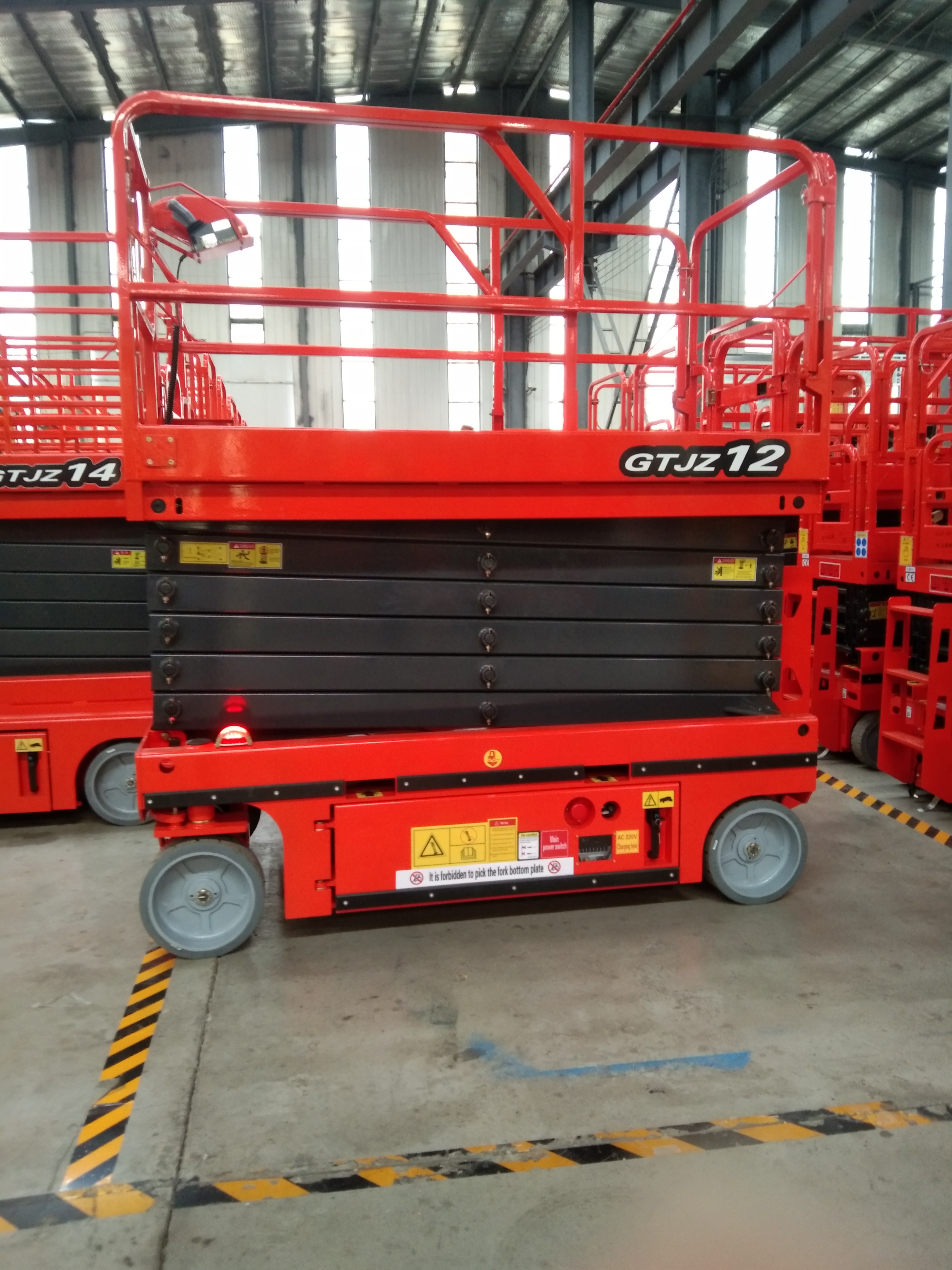 30 Foot (9 Meter) Scissor Lift | Scissor Lift Manufacturer - DFLIFT